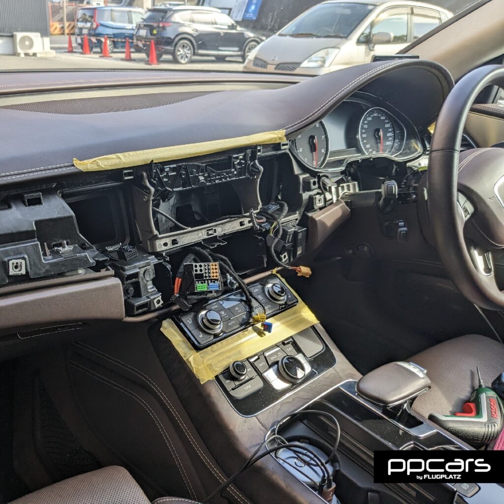 Audi A8L(D4) W12 x FPZdesign Android搭載 “Premium Entertainment System ...